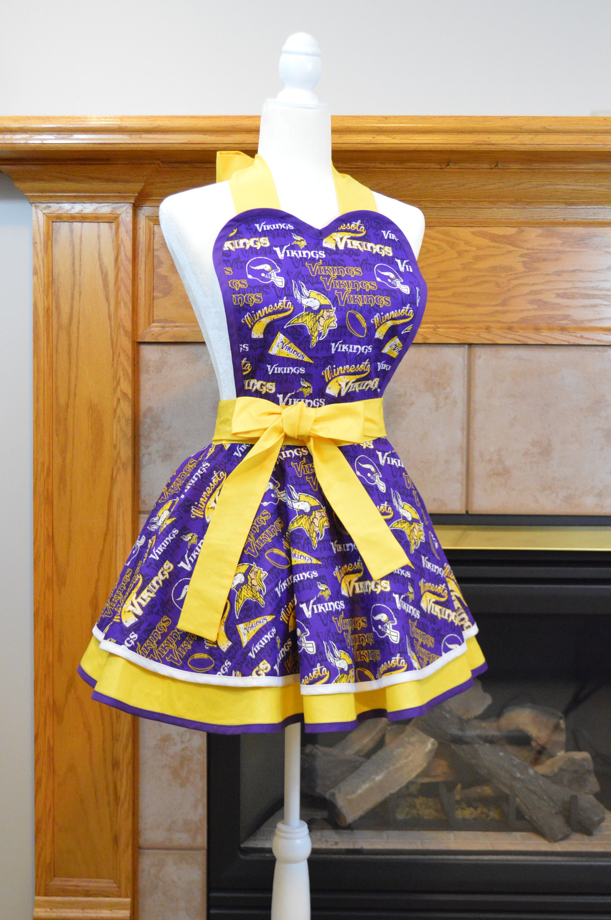 MINNESOTA VIKINGS Retro Womens Pinup Style Apron Fun & - Etsy UK