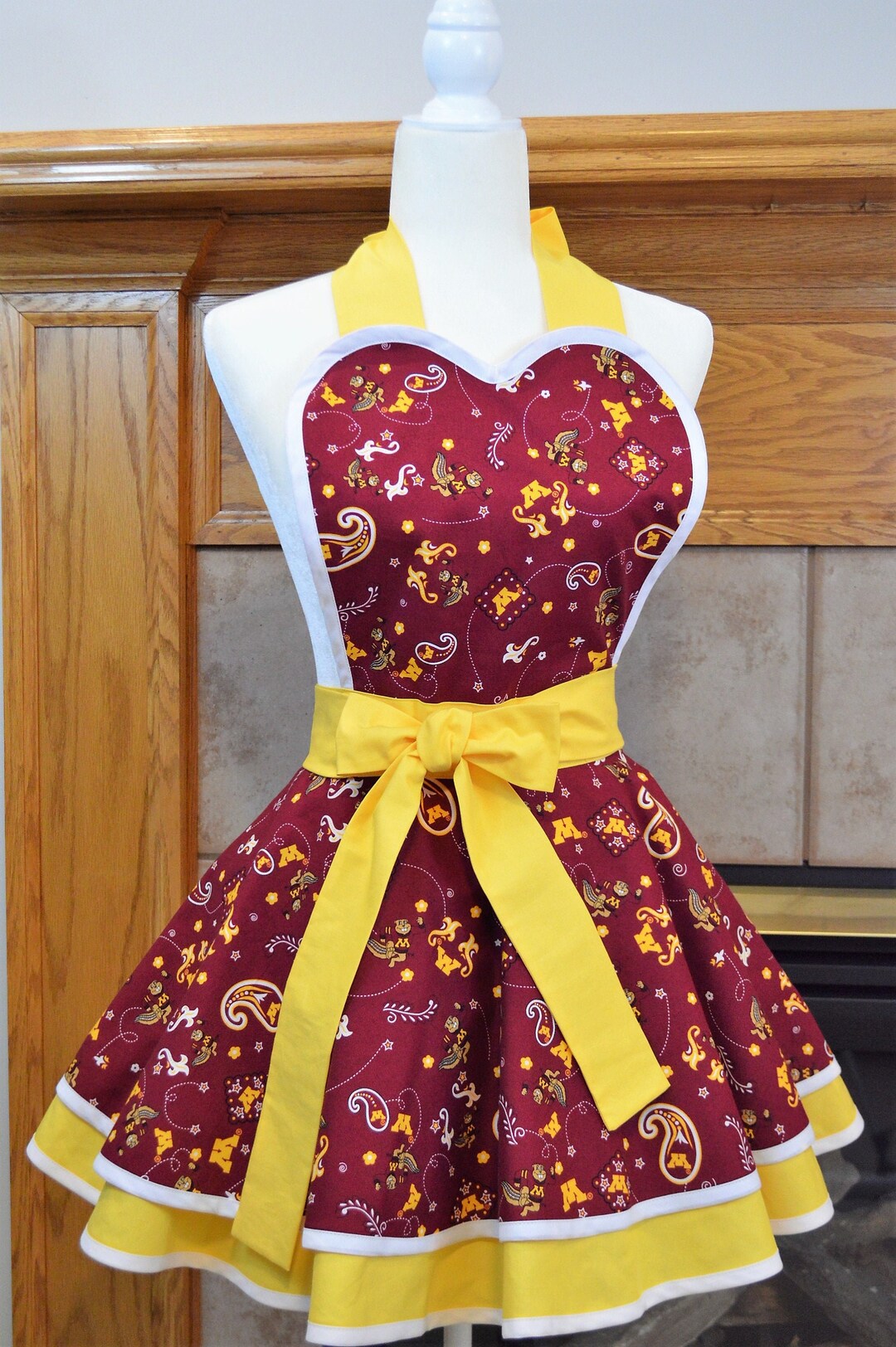 Handmade MINNESOTA GOPHERS Pin Up Style Apron Fun & Flirty Perfect for ...