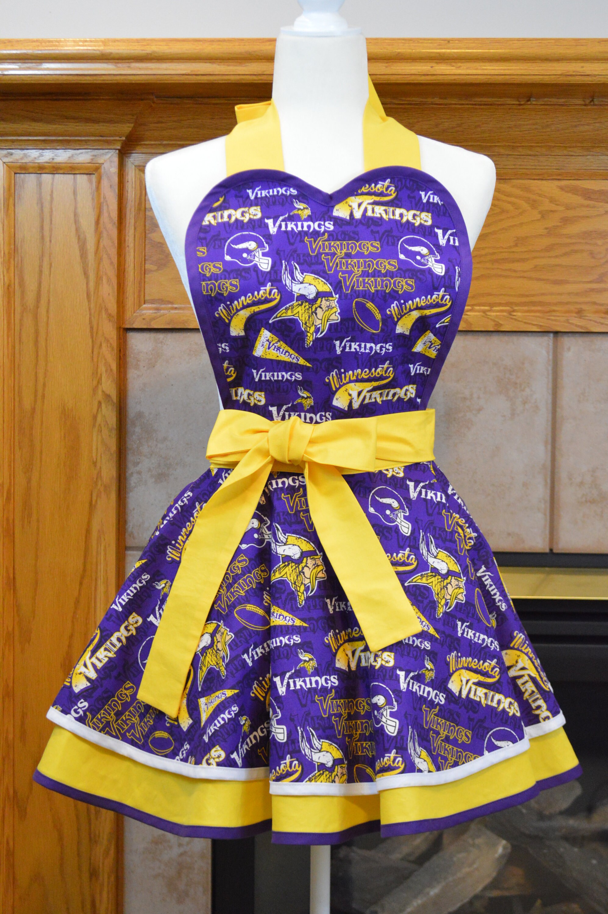 MINNESOTA VIKINGS Retro Womens Pinup Style Apron Fun & - Etsy UK