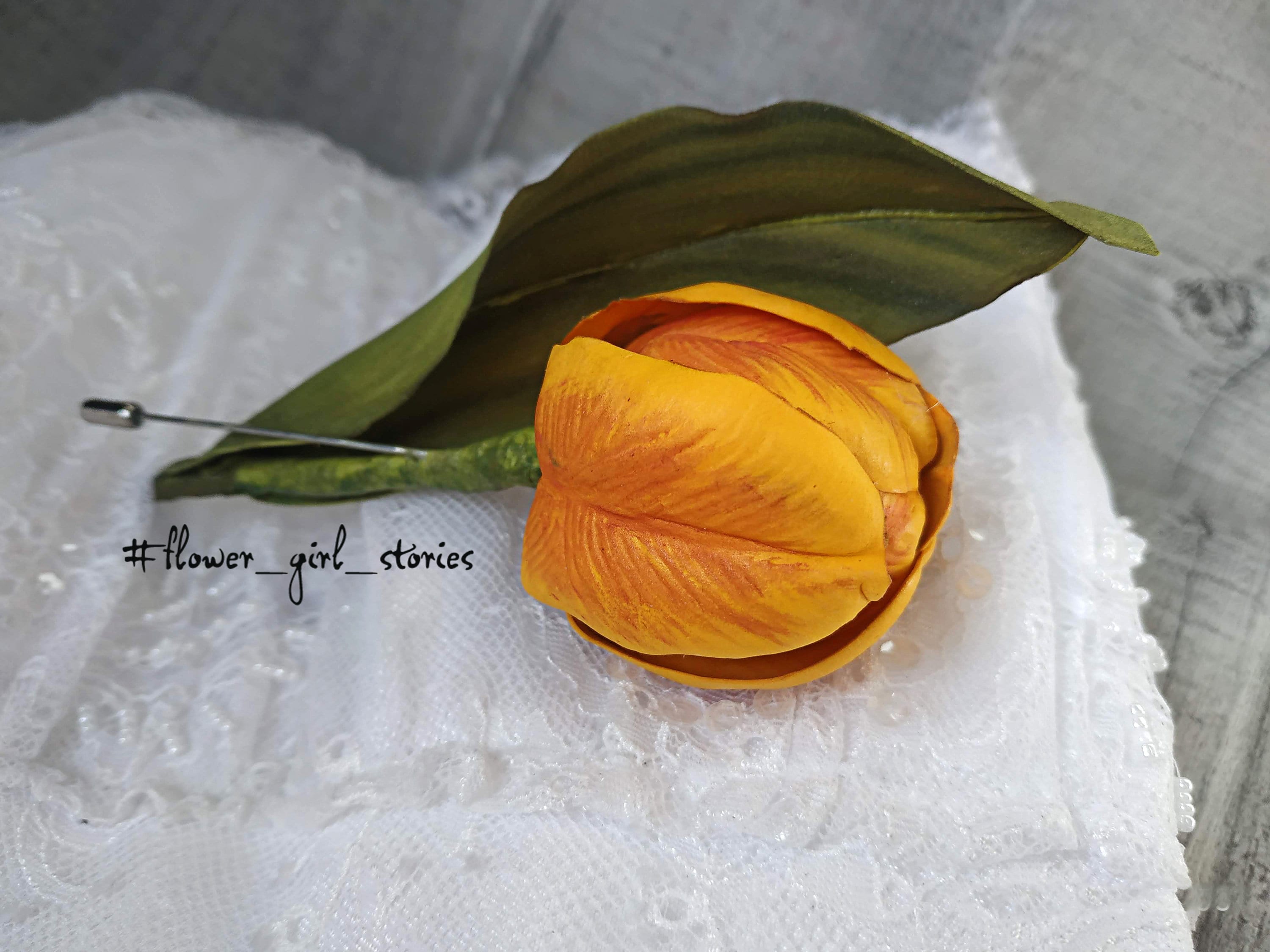 Tulip flower lapel pin Tulip Boutonniere Tulip brooch pin | Etsy