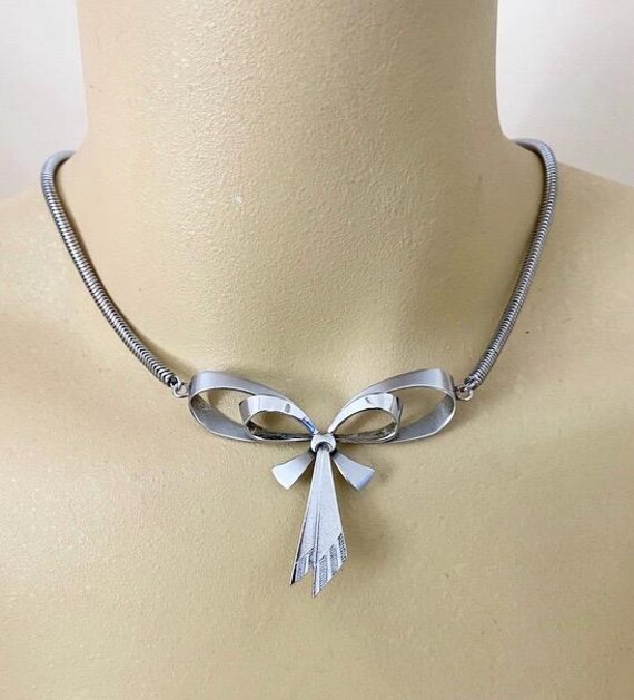 Antique Art Deco 1930s Vintage Chrome Bow necklace Mo… - Gem