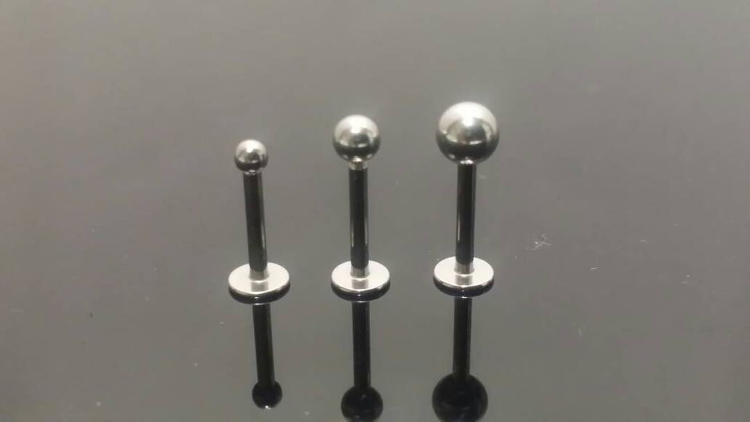 18g Tragus Ring, 18g, 2mm 3mm 4mm Balls, Labret Studs, 6mm Small Flat ...