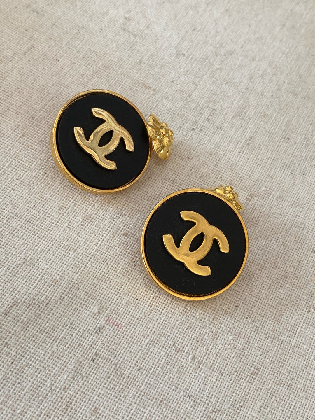 Vintage CHANEL CC Logo Monogram Black Gold Cuff Links With CAMELLIA ...