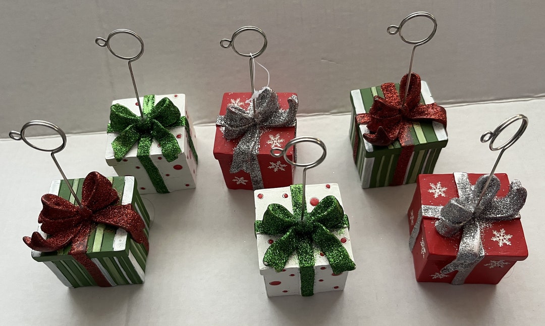 Name Tags: Christmas Presents With Name Tag Clip-personalization - Etsy