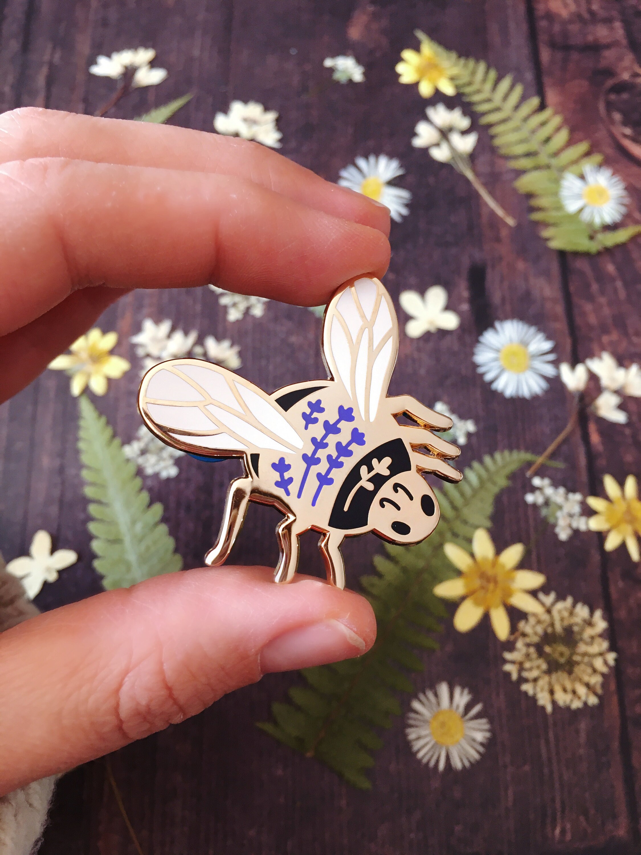 Botanical Bee Pin / Hard Enamel Pin / Bumblebee / Honey Bee / | Etsy
