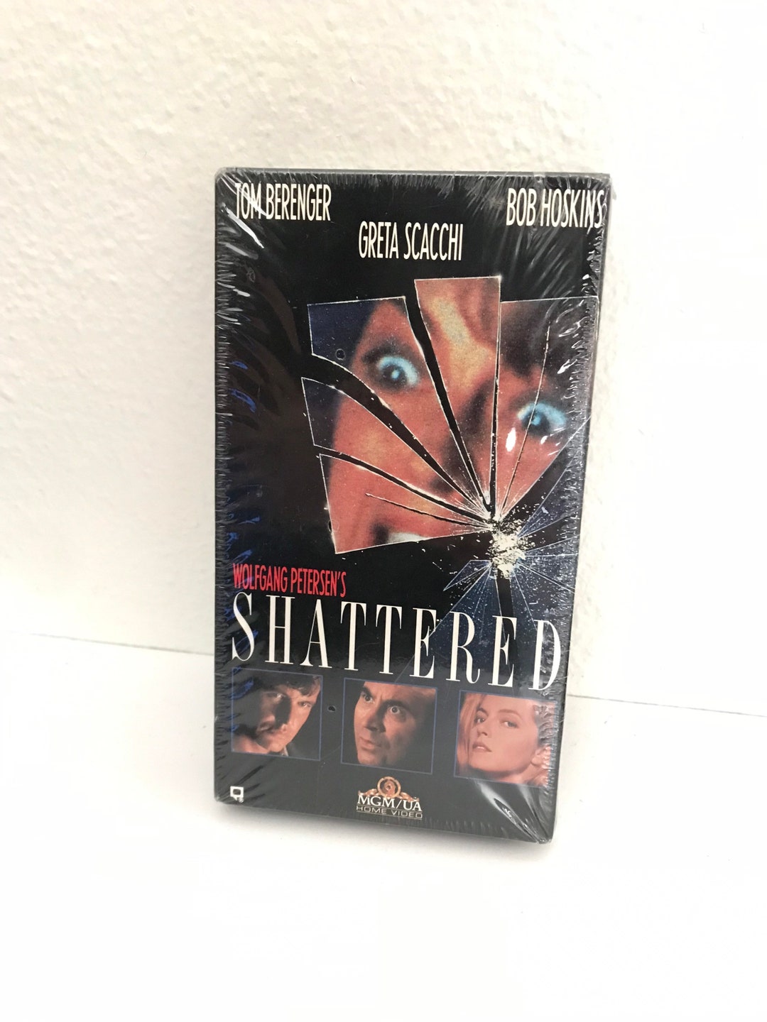 1991 SHATTERED Sealed VHS Movie / Vintage Mystery Film Tom Berenger Greta Scacchi Bob Hoskins ...