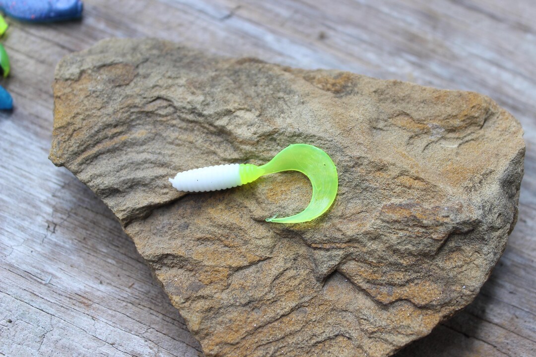 1.5" Curly-tail Grub - White Chartreuse - Pack of 15 Soft-plastic Lures ...