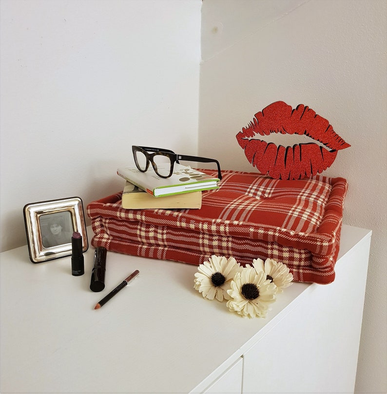 Lip Lamp. Kiss. Cardboard Lamp. 12v Battery Led. Ambient Light. Red ...