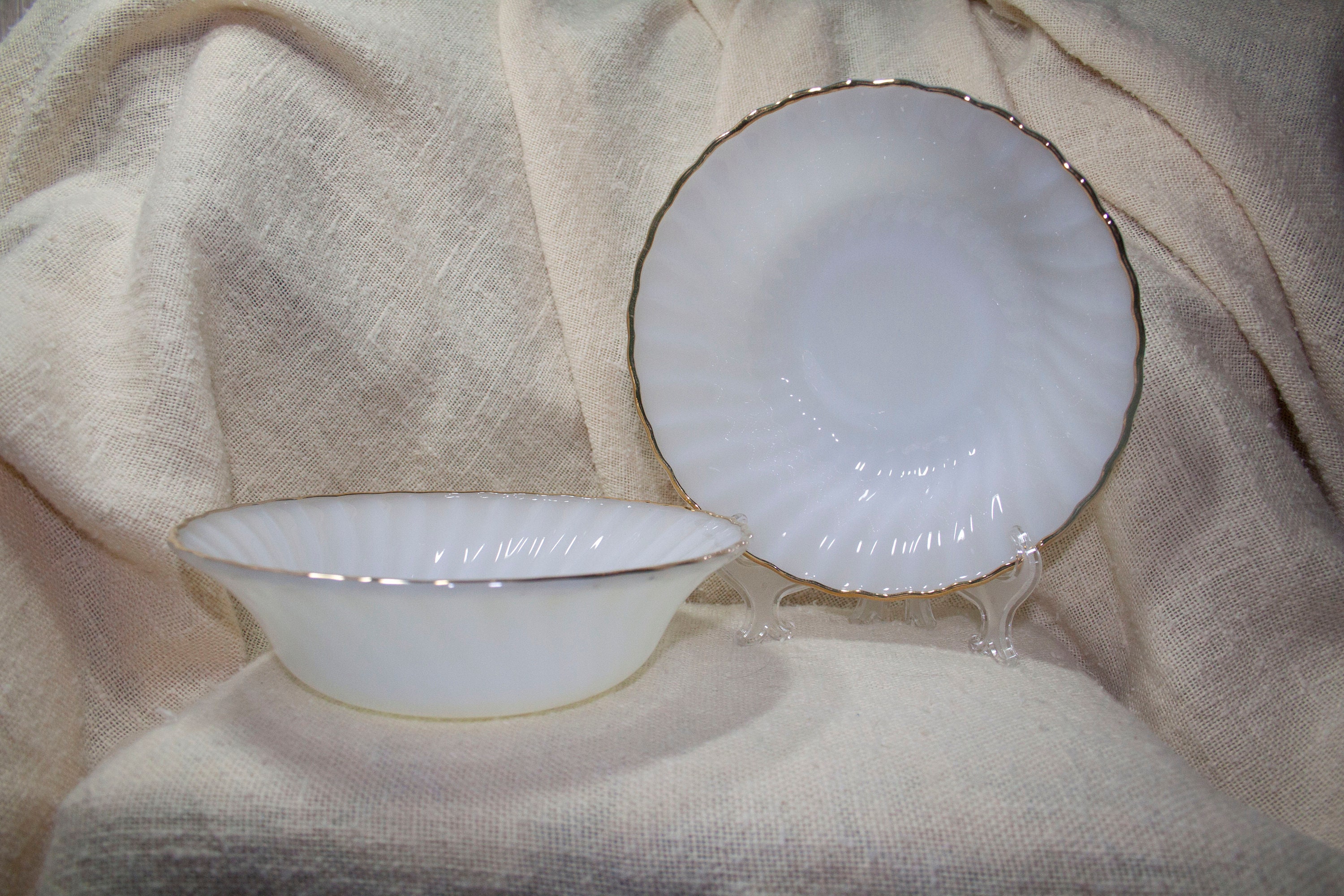 Anchor Hocking Golden Shell Pattern Milk Glass Vegetable/serving Bowls ...