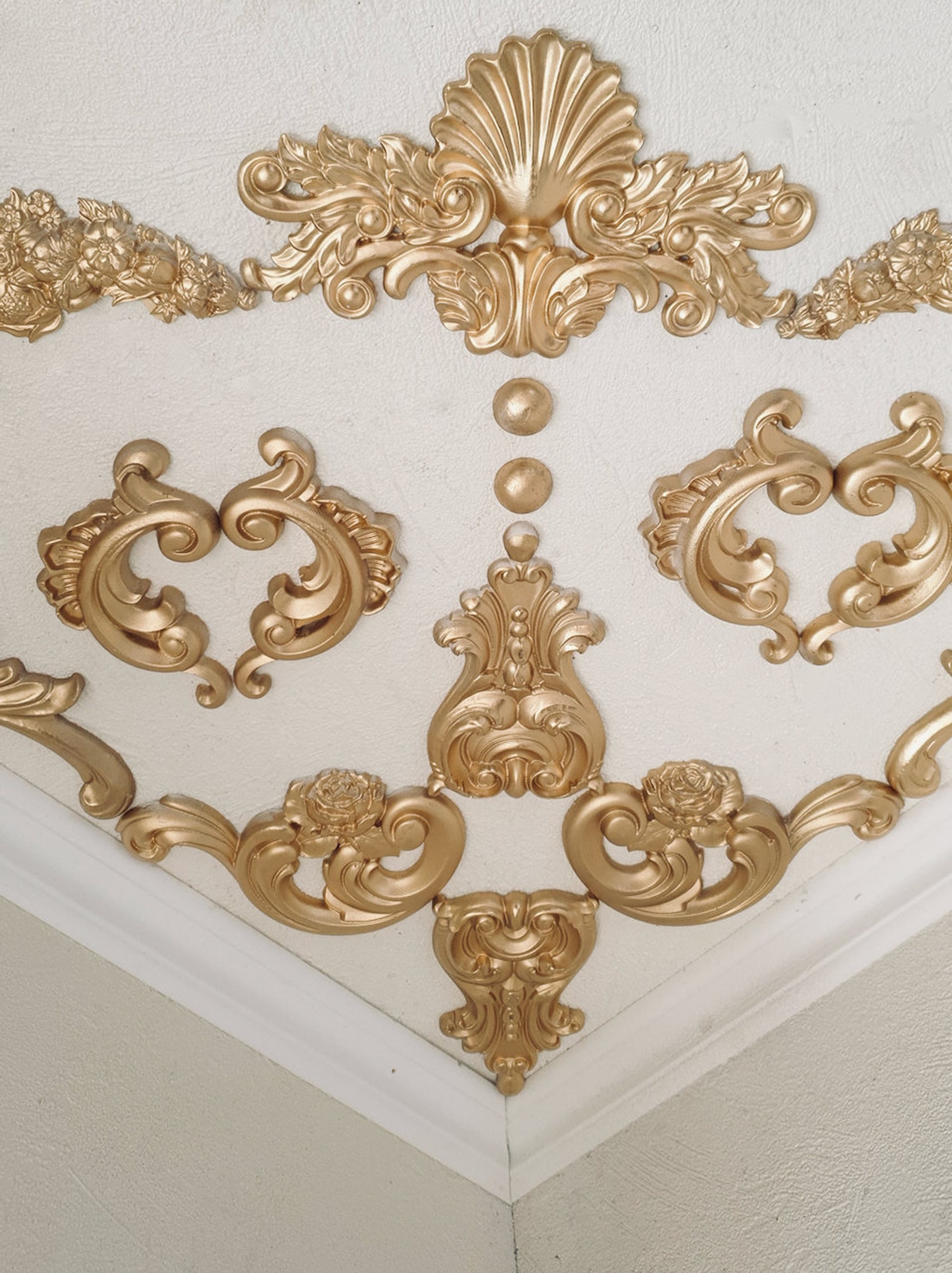 Dreamlike stucco corner for the ceiling in white gold or | Etsy