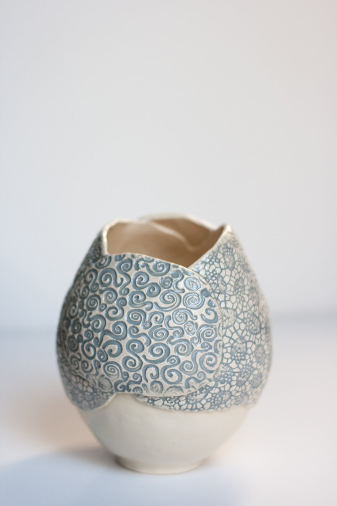 Round ceramic vase for little bouquet | Etsy