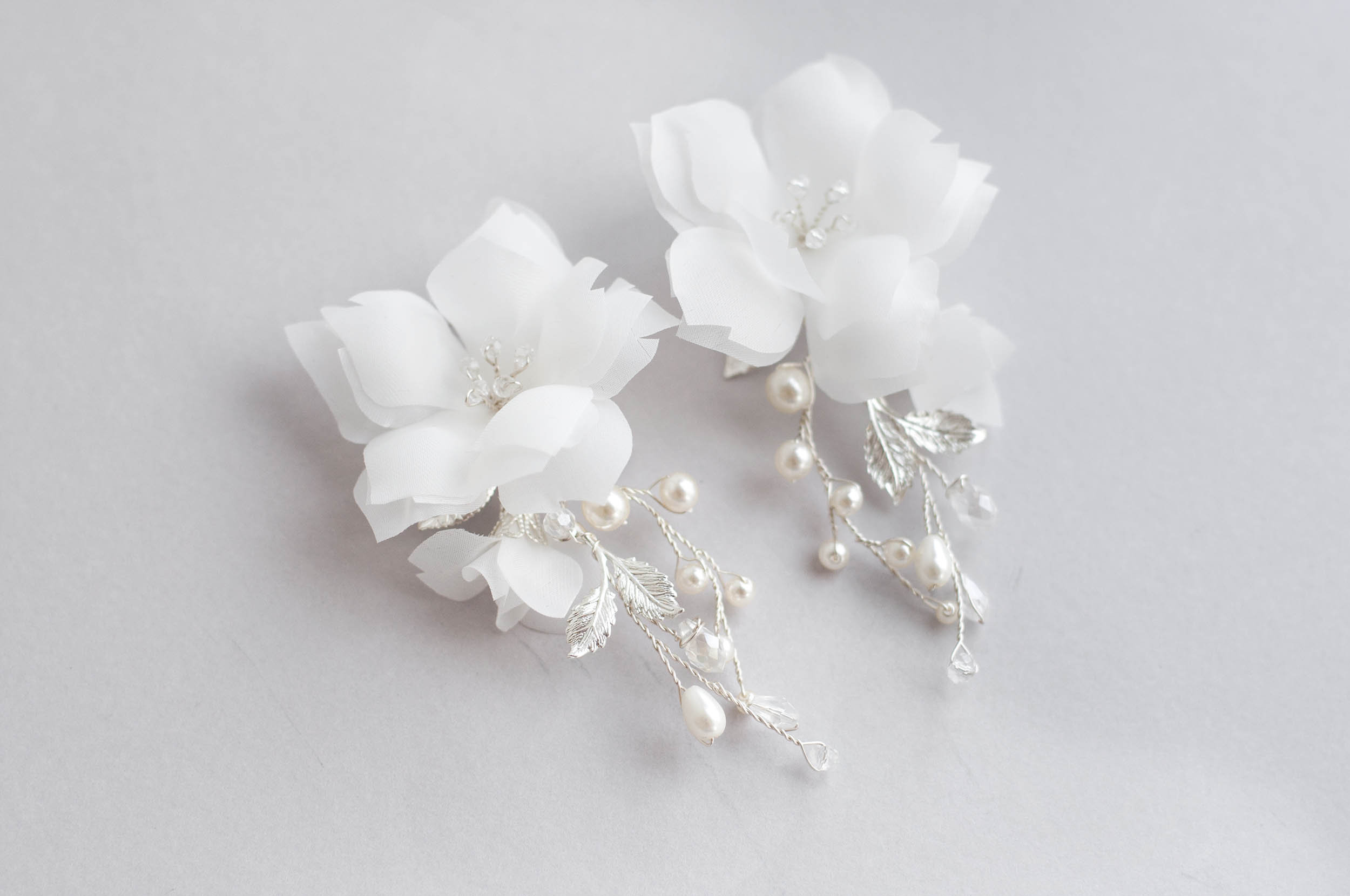 Wedding Set Flower Earrings Pearls Delicate Earrings Flower Bridal Hair ...
