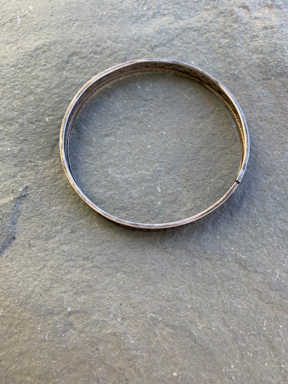 Vintage patterned sterling silver bangle bracelet, si… - Gem