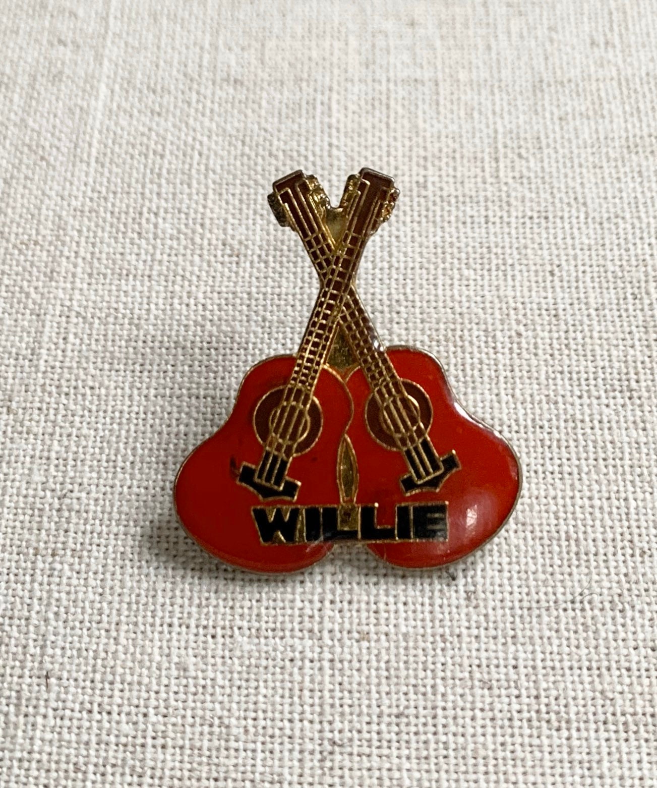 Vintage Willie Nelson Pin Red Crossed Guitars Rare Style Rock and Roll ...