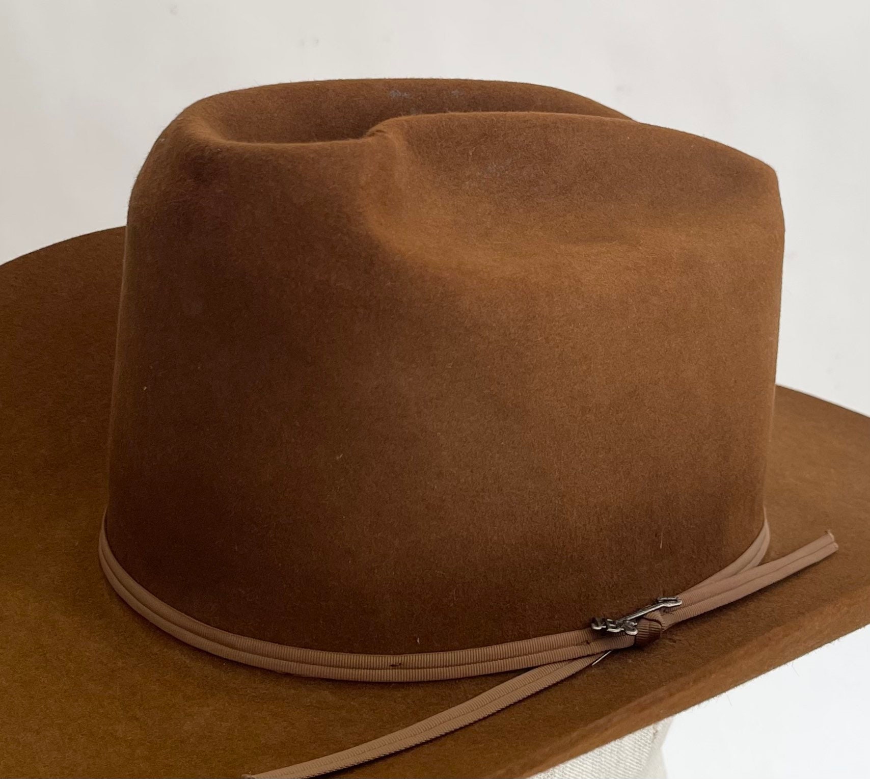 Beat Up Stetson Hat Cowboy Hat Fedora Brown Beaver STETSON JBS Hat Pin ...