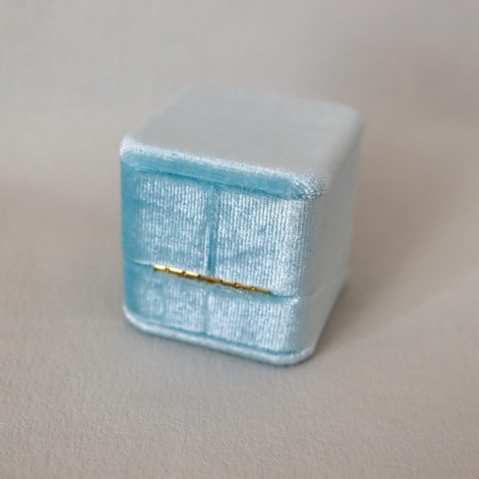 Light Blue Velvet Ring Box: Engagement Proposal With Latch Blue Ring ...