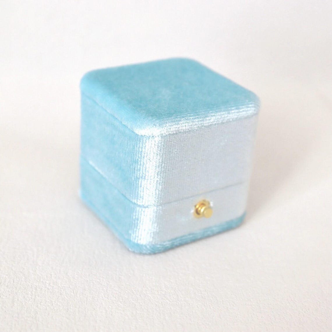 Light Blue Velvet Ring Box: Engagement Proposal With Latch Blue Ring ...