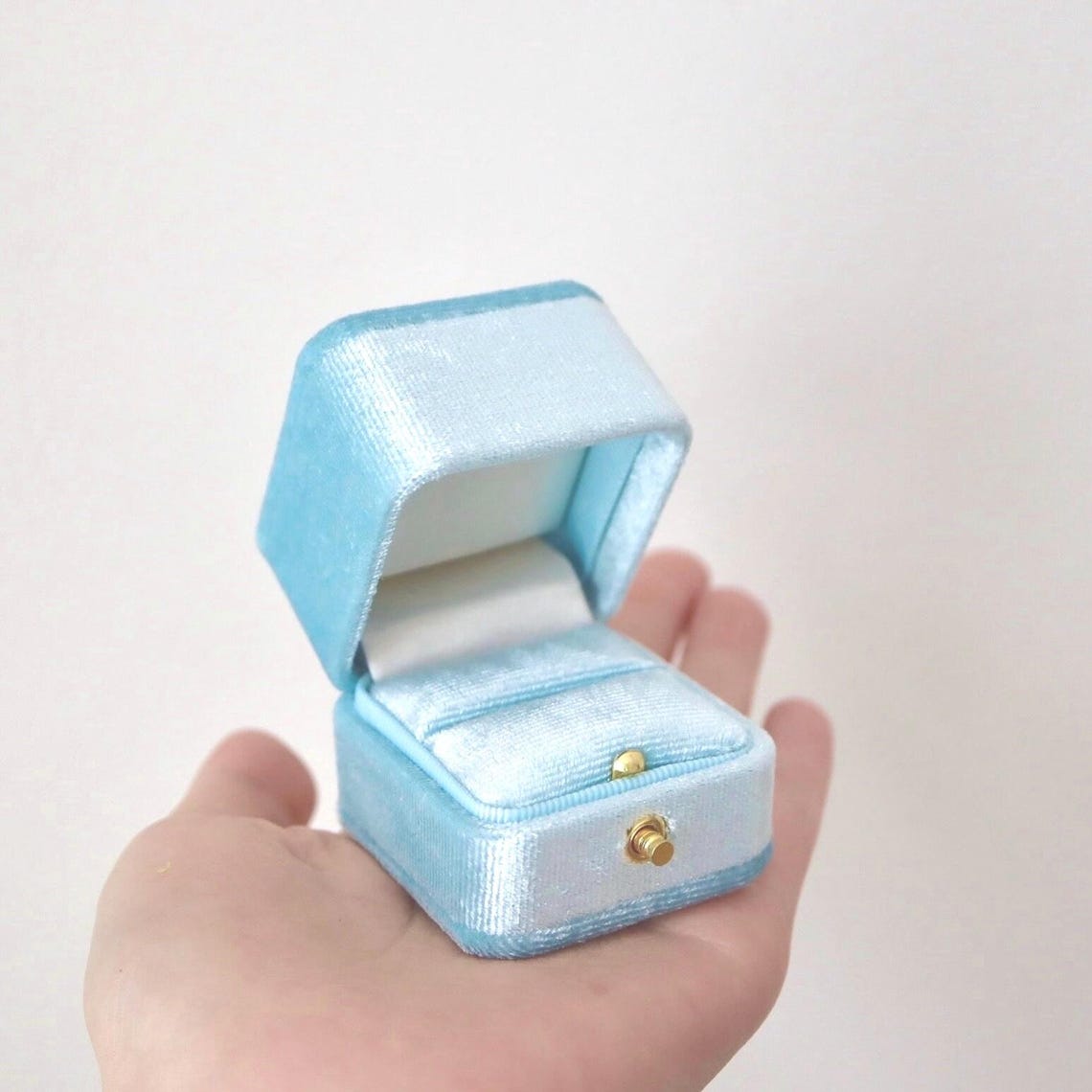 Light Blue Velvet Ring Box: Engagement Proposal With Latch Blue Ring ...