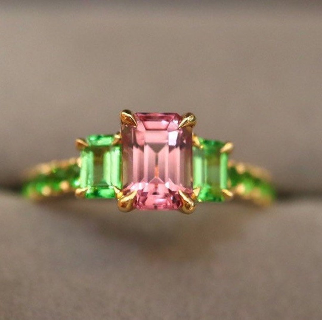Pink Malaya Garnet and Green Tsavorite Garnet Three Stone Ring in Gold ...