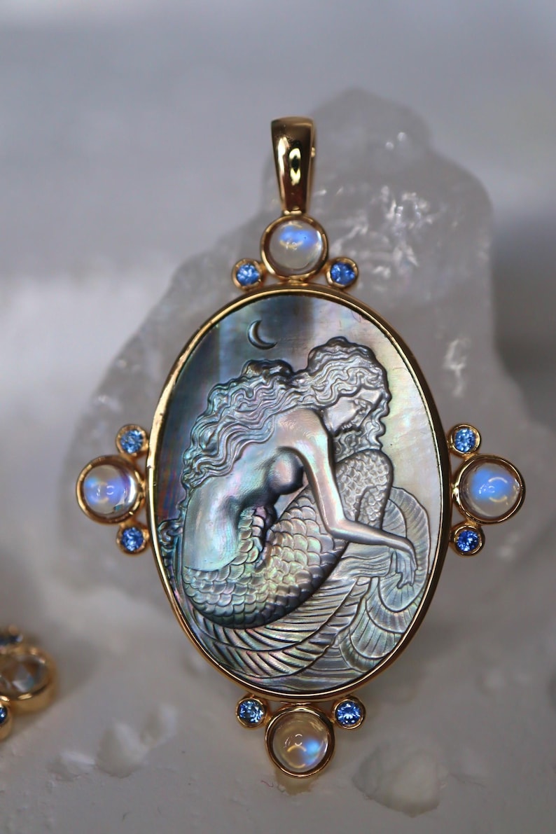 Solid 14K Gold Carved Mermaid Godness Cameo Mother of Pearl Pendant ...