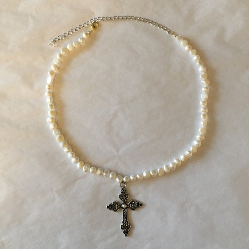 The Tudors Princess Elizabeth Renaissance Cross Real Pearl Necklace ...