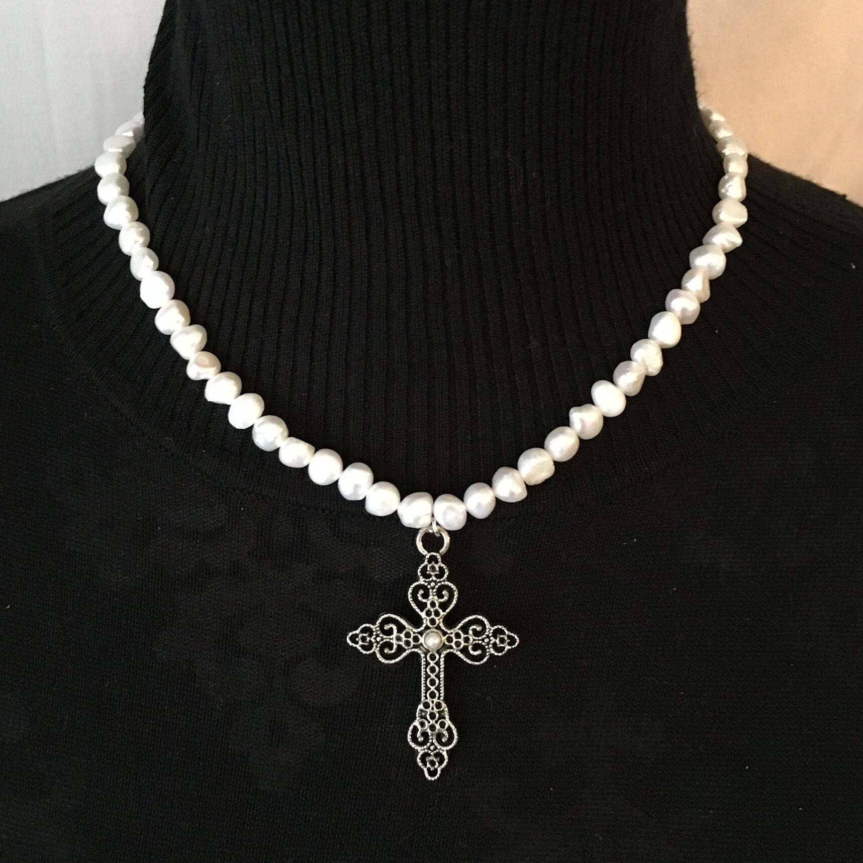 The Tudors Princess Elizabeth Renaissance Cross Real Pearl Necklace ...