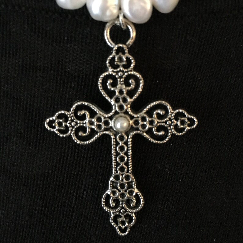 The Tudors Princess Elizabeth Renaissance Cross Real Pearl Necklace ...