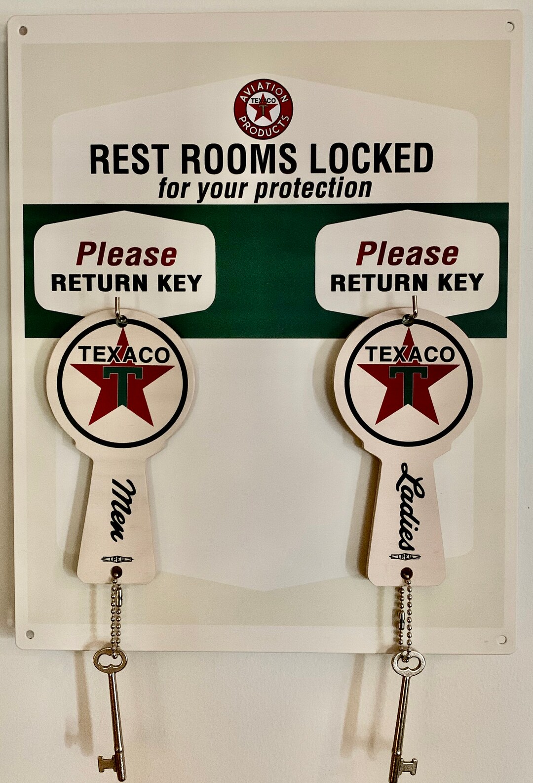 Repro 1950s Nostalgic Texaco Aviation Restroom Key Fob Hanger With Fobs ...