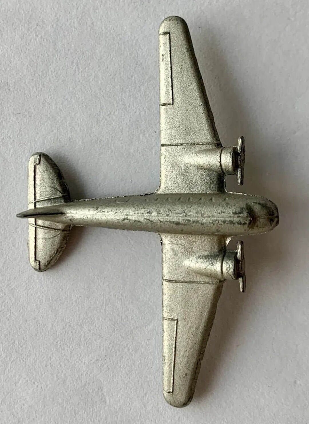 Vintage Toy Douglas DC-3 Airplane, 2 1/4 Wingspan TOY-0107 - Etsy