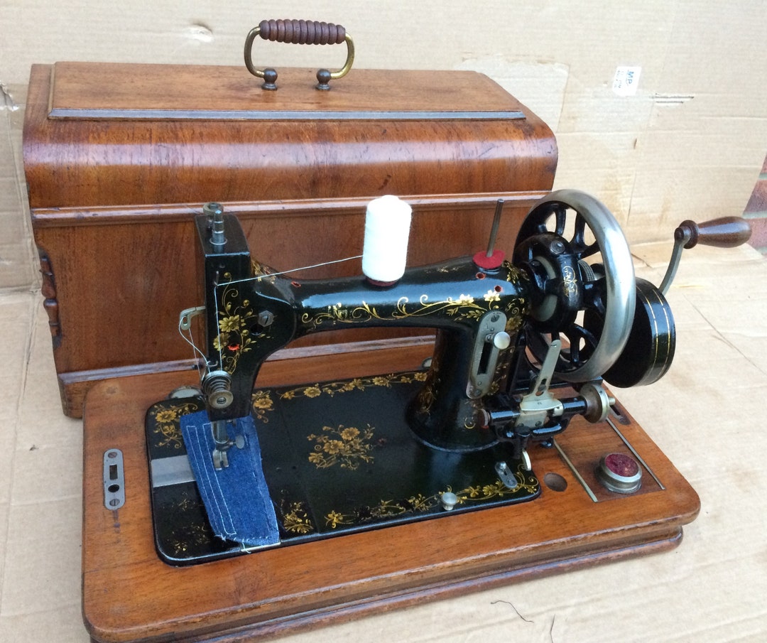 MUNDLOS Hand Crank Sewing Machine - Etsy Australia