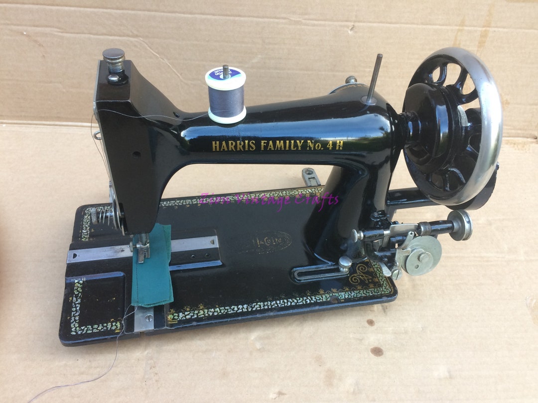 Harris Family No. 4H Vintage Sewing Machine - Etsy UK