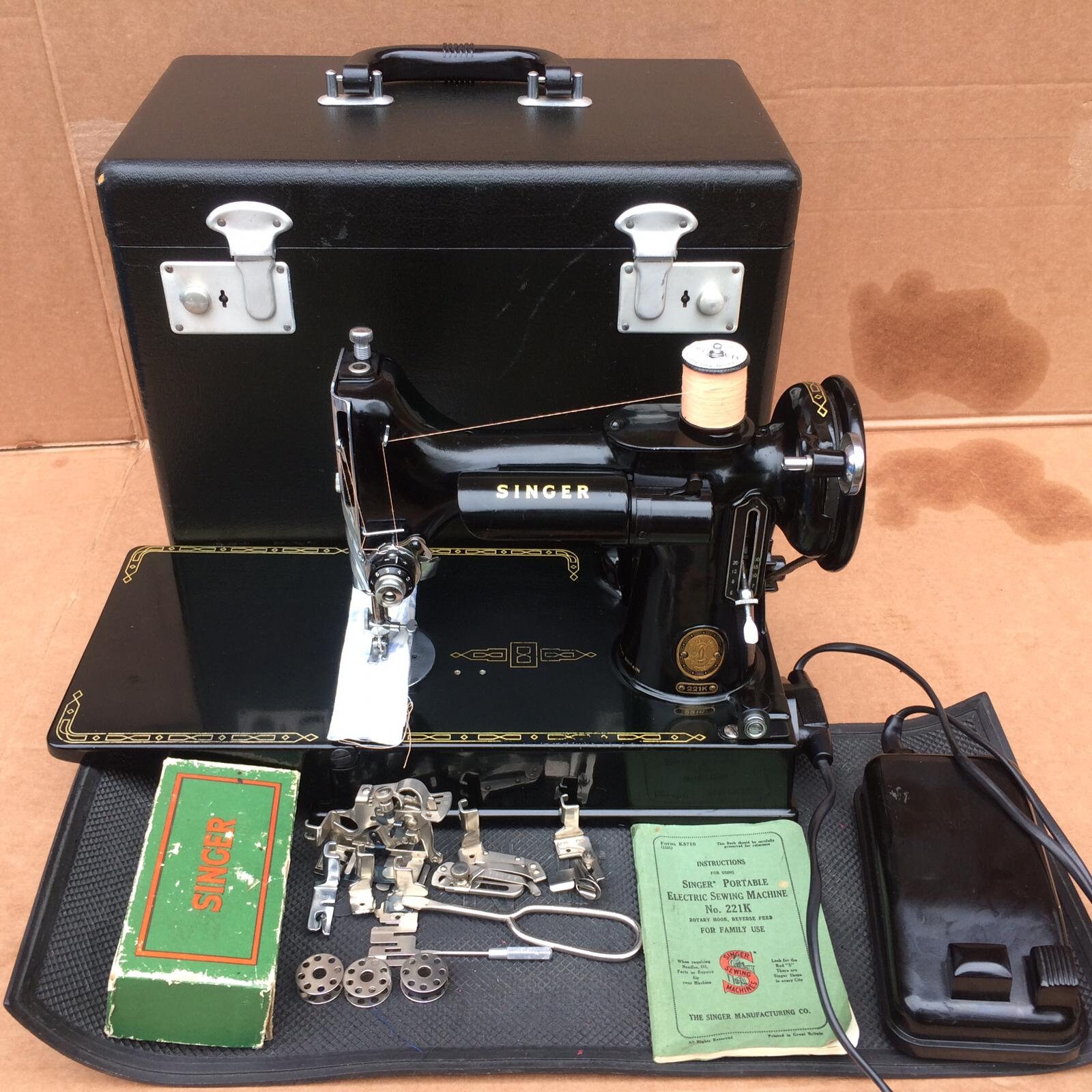 Old Singer Sewing Machine for sale | Only 2 left at -65%