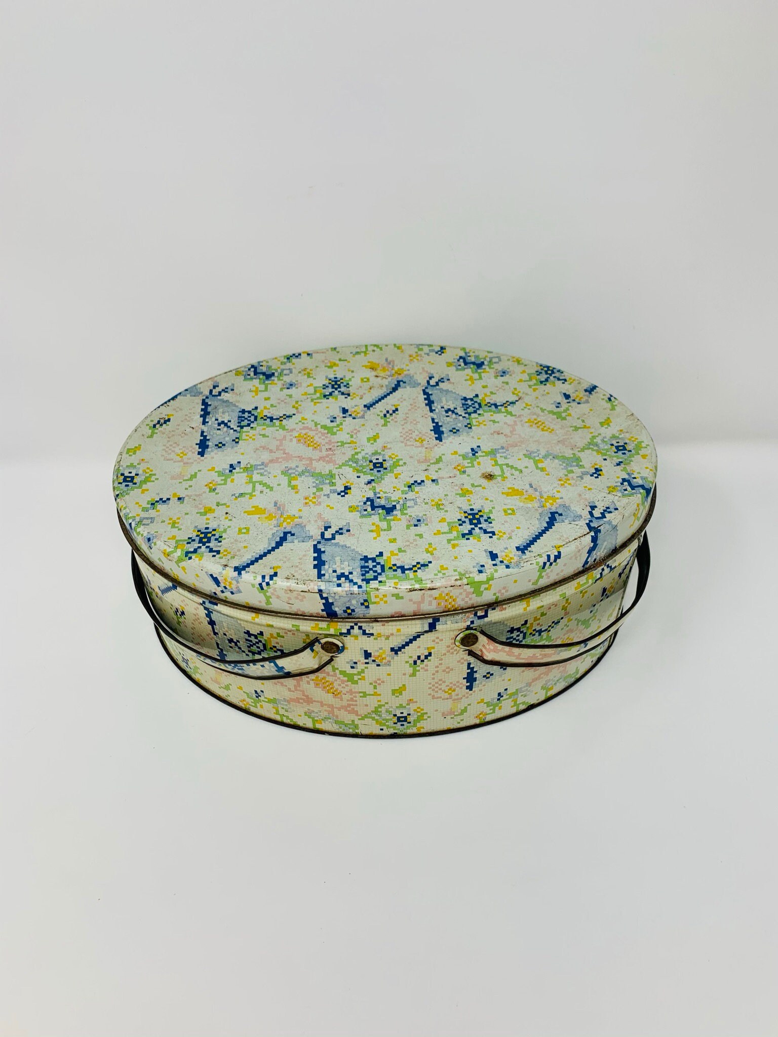 Oval Biscuit Tin Vintage Oval Tin Sewing Box Vintage Tin - Etsy