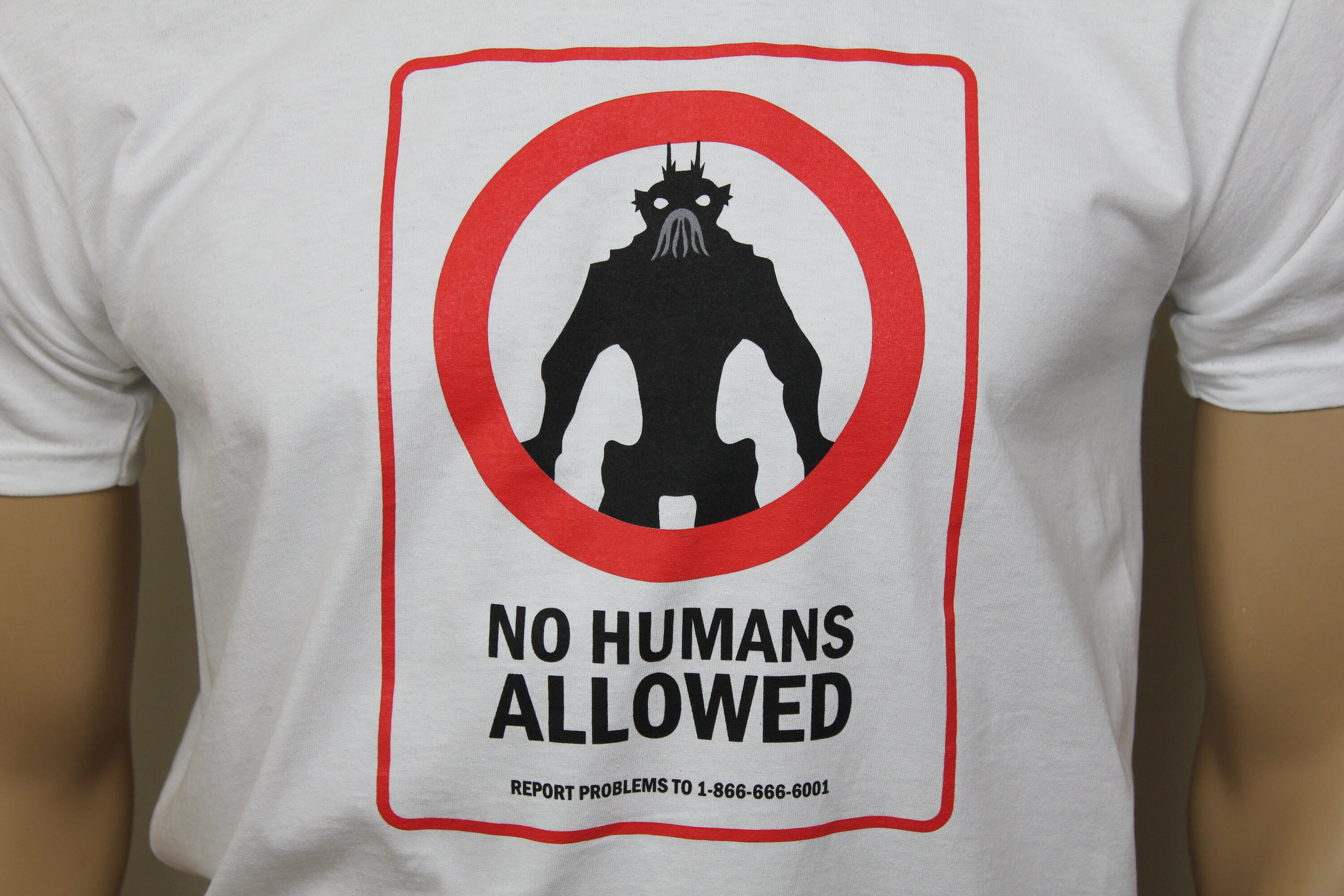 District 9 Inspired No Humans Allowed Regular Fit T-shirt - Etsy