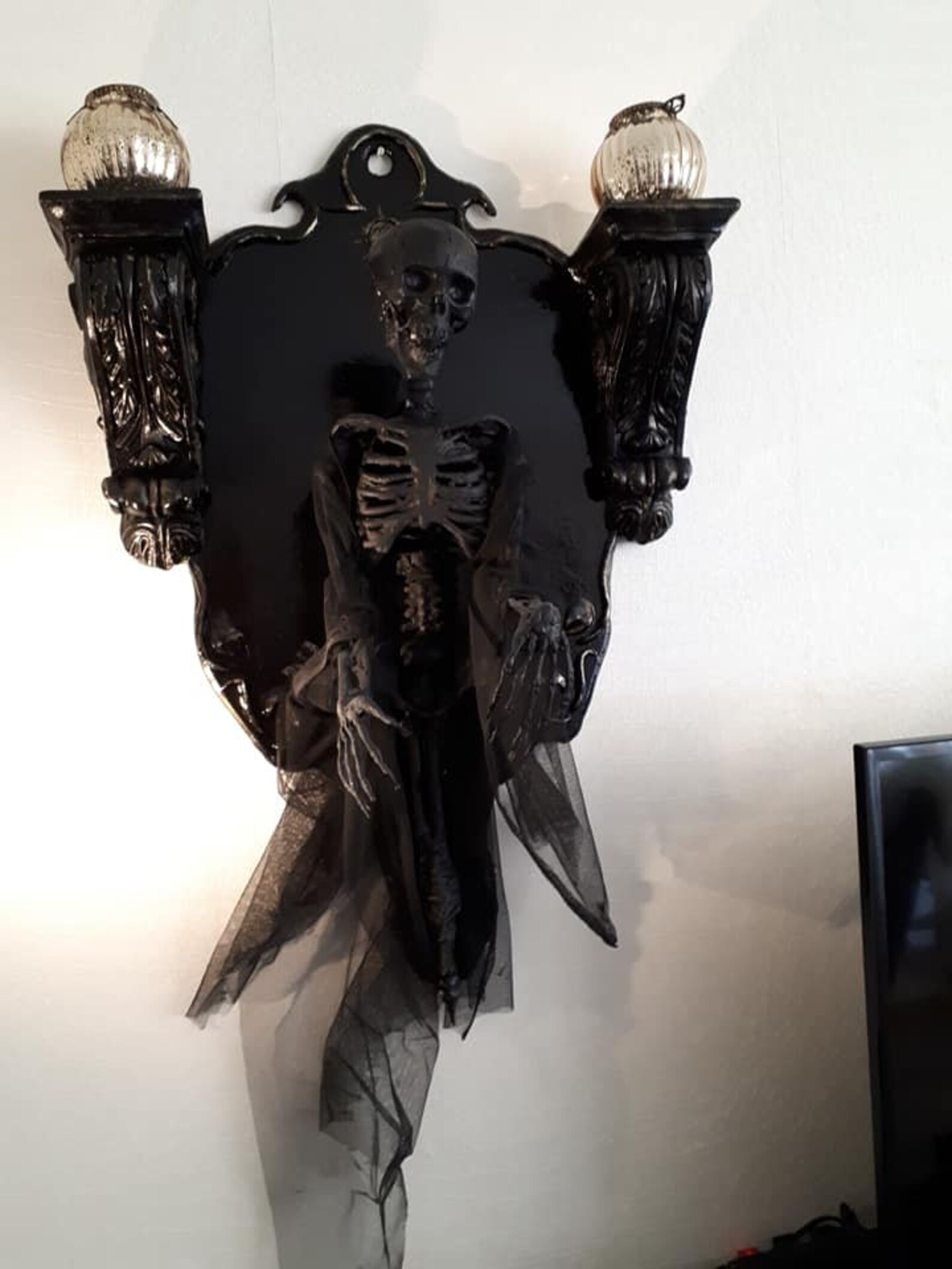 Dementor Wall Plaque With Barok Consoles and Black Sun/ Obsidian Mirror ...