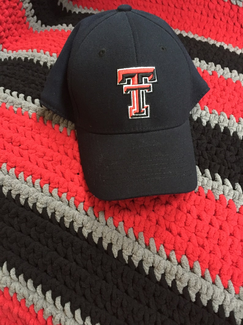 MADE TO ORDER Collegiate Game-day Custom Crochet Blankets | Etsy