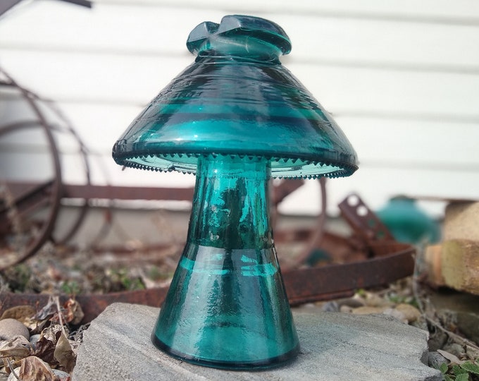 Hemingray Coolie Hat, Large MONTANA Coolie Hat Style High Voltage Glass ...