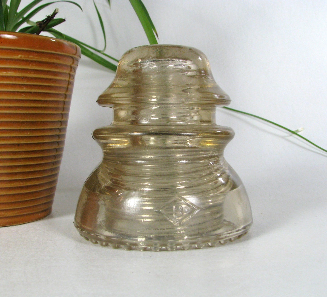 Neat Style Light Straw Glass Canadian DIAMOND D Insulator, Threaded ...