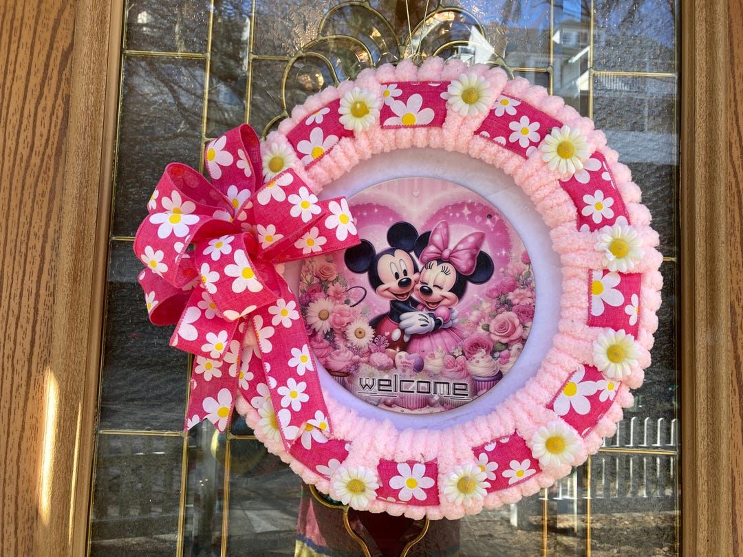 Disney-inspired Mickey & Minnie Mouse Welcome Wreath for Front Door ...