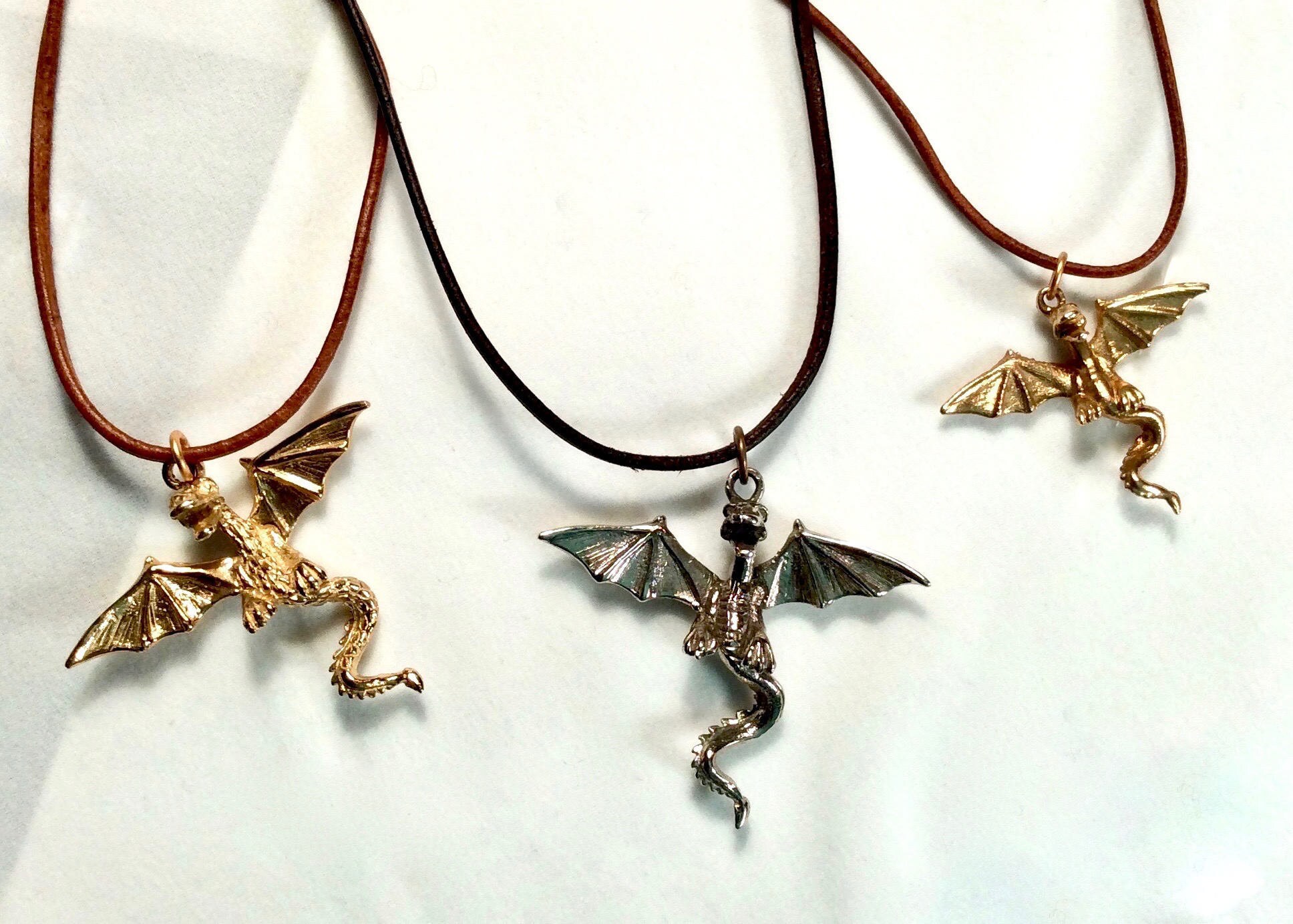 Collar de dragón en cordón de cuero - Etsy España