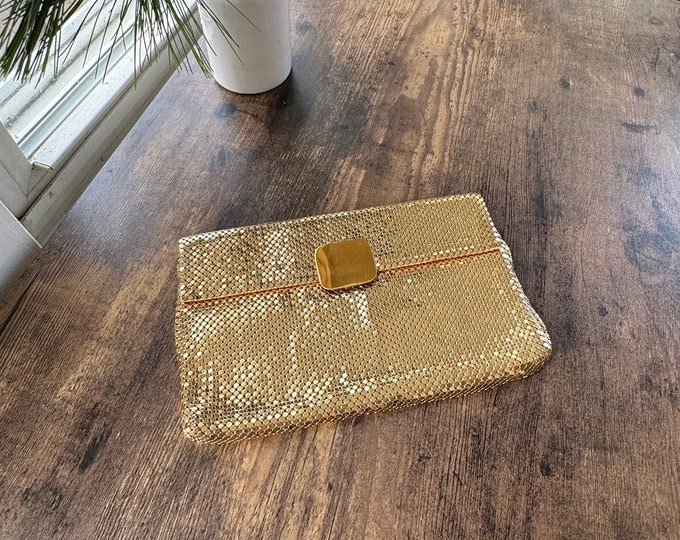 Vintage Whiting and Davis Gold Mesh Envelope Clutch With Metal Closure ...