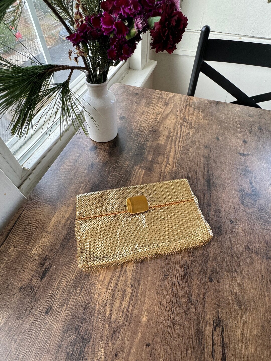 Vintage Whiting and Davis Gold Mesh Envelope Clutch With Metal Closure ...