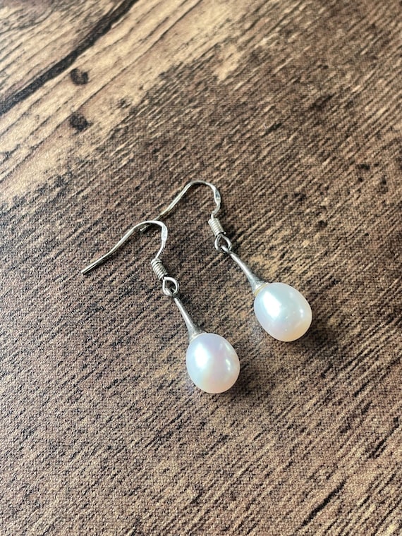 Elegant Sterling Silver Pearl Dangle Earrings - Minim… - Gem