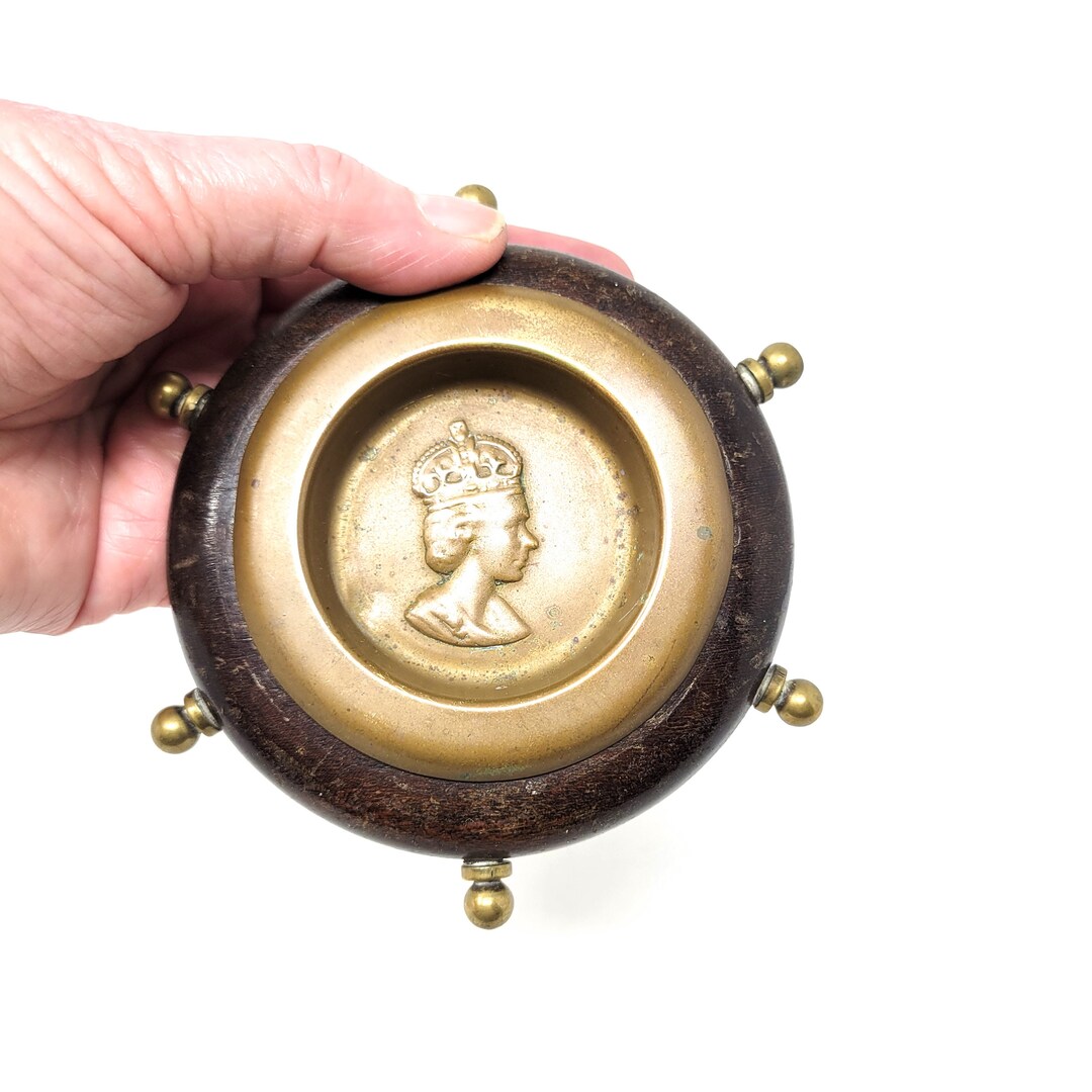 Vintage Ships Wheel Queen Eiizabeth Trinket Dish - Etsy