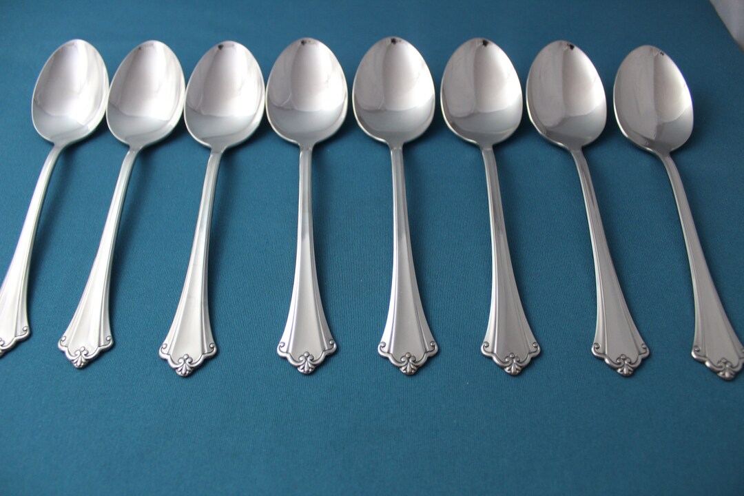 8 Place Oval Soup Spoons Oneida Deluxe ANTICIPATION Stainless LIGHT USE ...