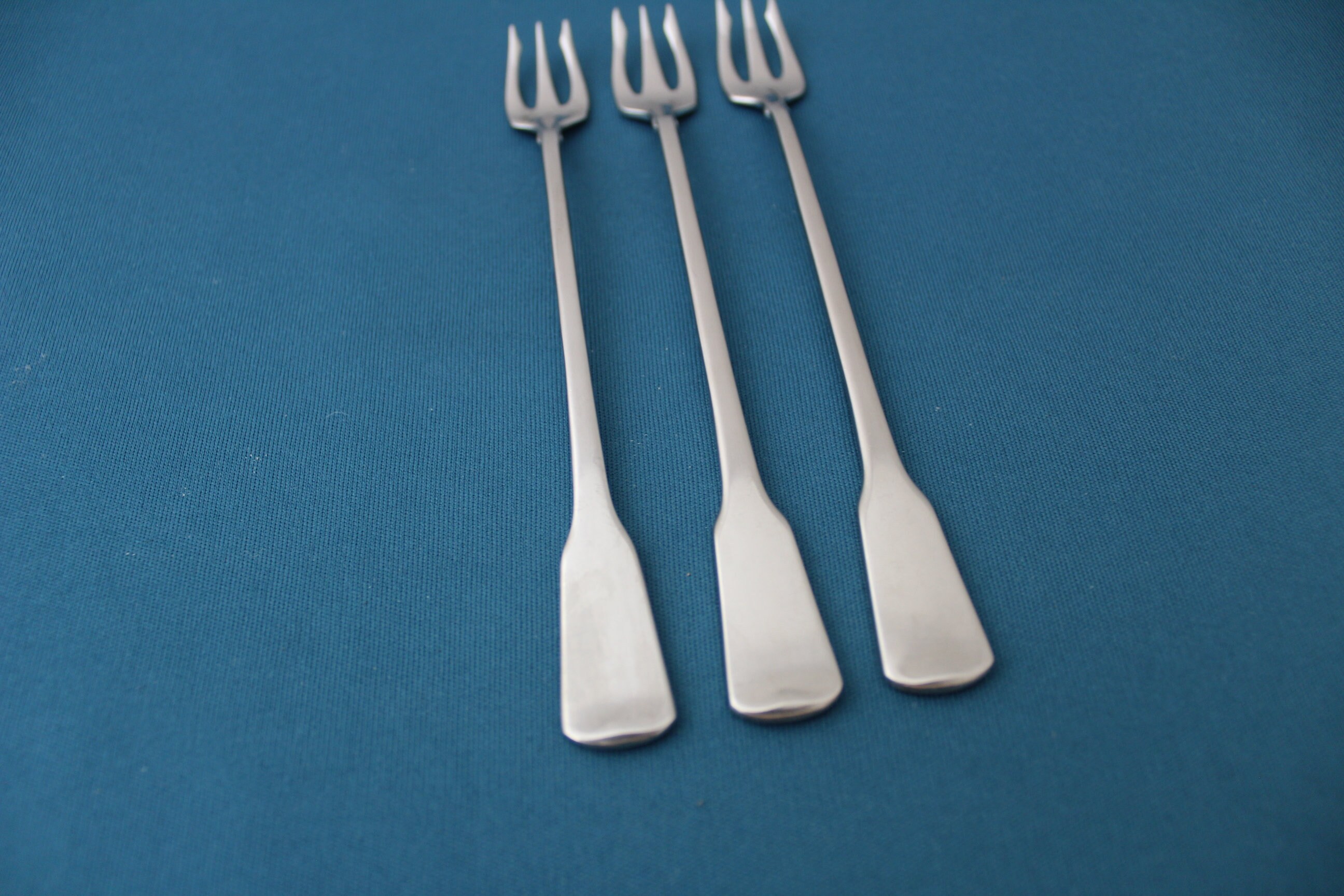 3 Cocktail Seafood Forks Oneida AMERICAN COLONIAL CUBE Satin - Etsy