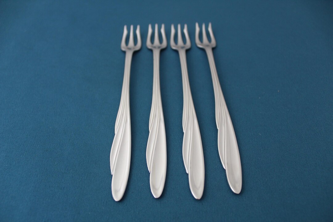 4 Seafood Cocktail Forks Oneida SHORELINE Community Stainless 6" - Etsy