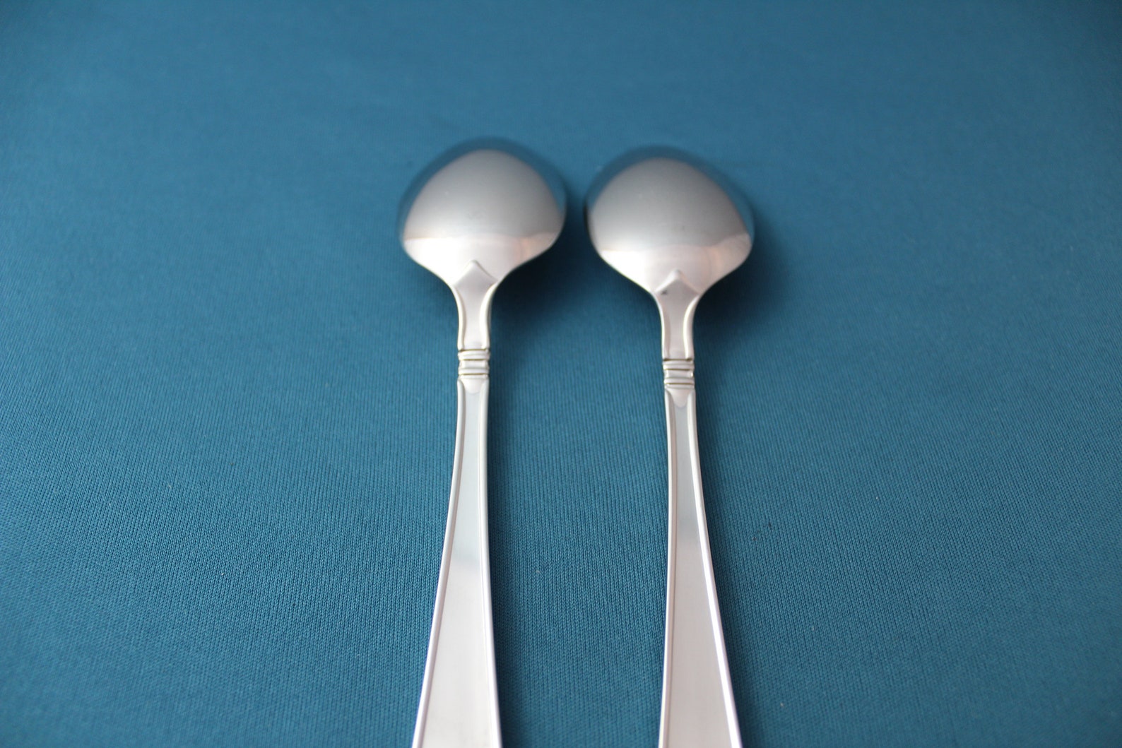 2 Place Oval Soup Spoons Wallace FRENCH SHELL 18/8 Rope Front Japan 6 7 ...