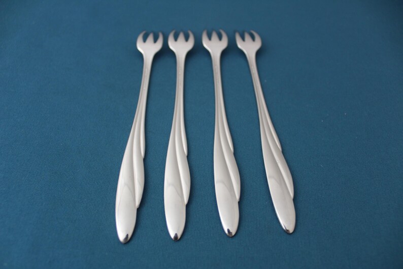 4 Seafood Cocktail Forks Oneida SHORELINE Community Stainless 6" - Etsy