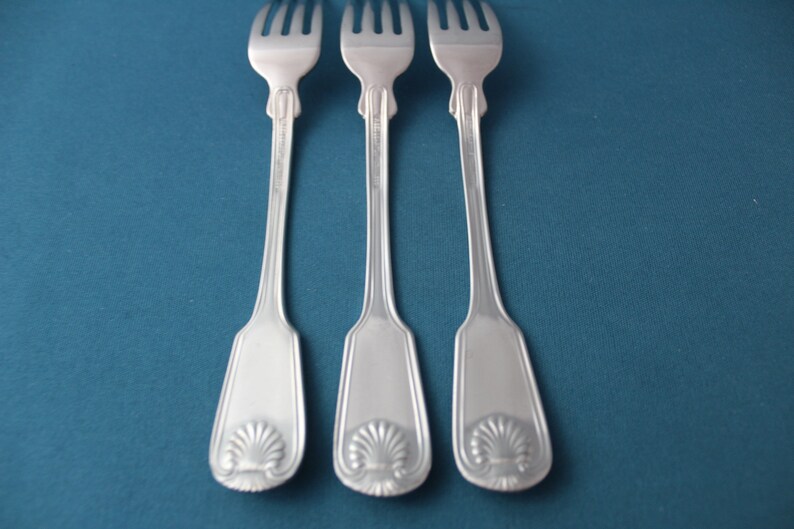 3 Dinner Forks Reed Barton COLONIAL SHELL I 1961 Stainless 7 - Etsy